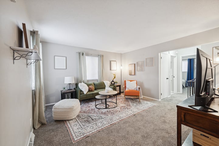 Spacious & Well Designed 3br/1.5ba W/ Fiber Wi-fi! - 털리도