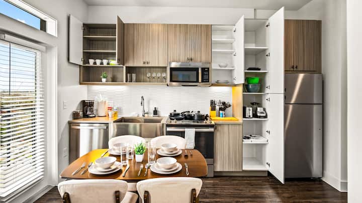 Luxury Living | 1bd1ba |&nbsp;Pool&nbsp;&&nbsp;Golf&nbsp;Sim - Foothills Of Barton Creek, TX