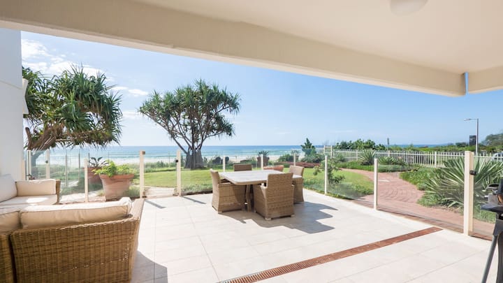 Two Bedroom Ocean View Courtyard - Surfers Paradise