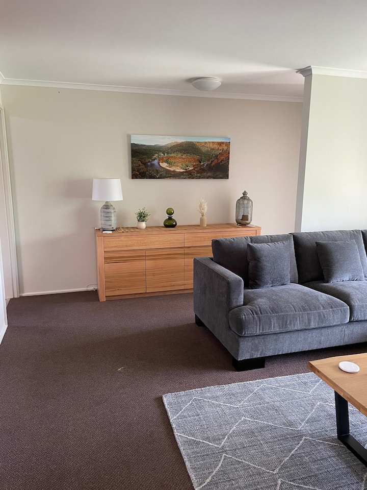Red Centre Stylish Decor Home - Alice Springs