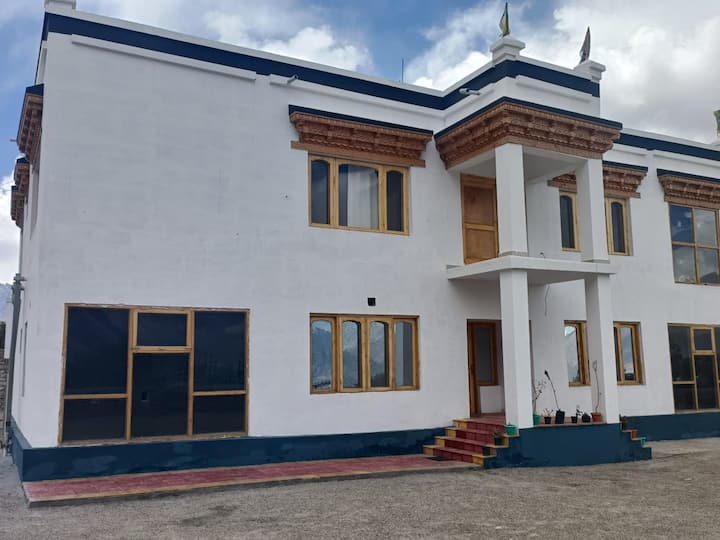 Deluxe Room(hotel Dova Inn) - Nubra Valley