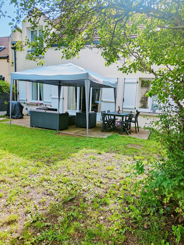 117m² Cosy Avec Jardin Et Parking Proche Mémorial - ibis Compiegne