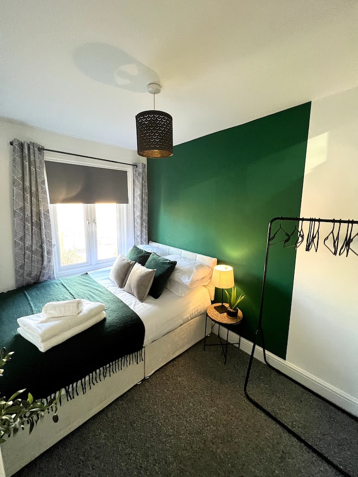 Green Suite - Central Reading | Relocators | Work - Reading