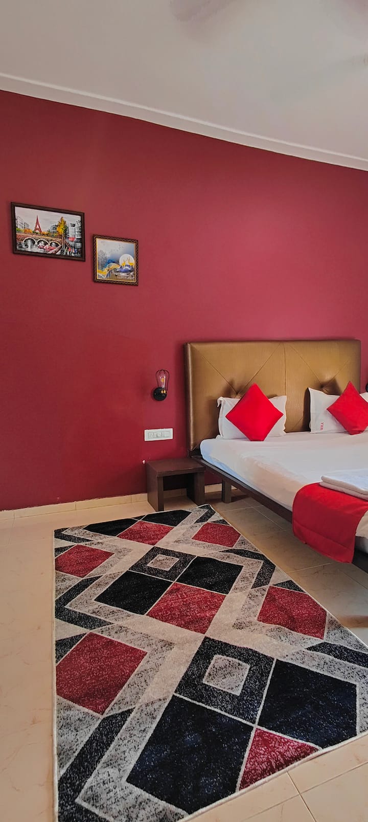 Deluxe A/c Room With Balcony - Mahabaleshwar