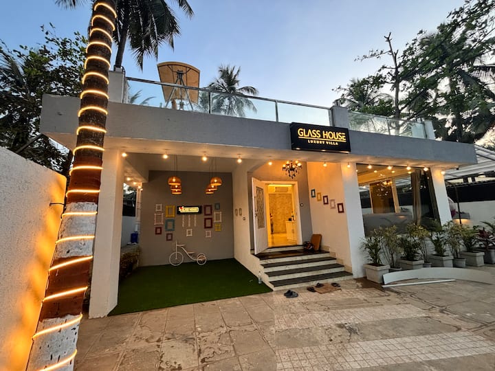 Glasshouse Luxury Villa - Mumbai