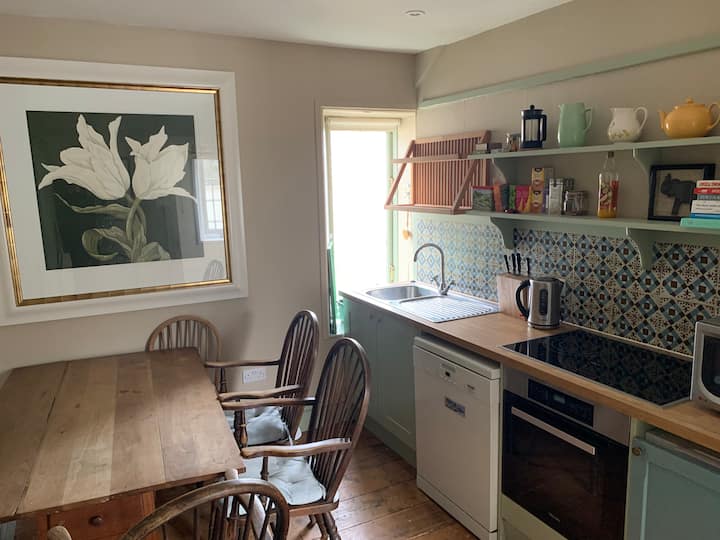 Bright, Cosy Stable-yard Flat - Dulverton