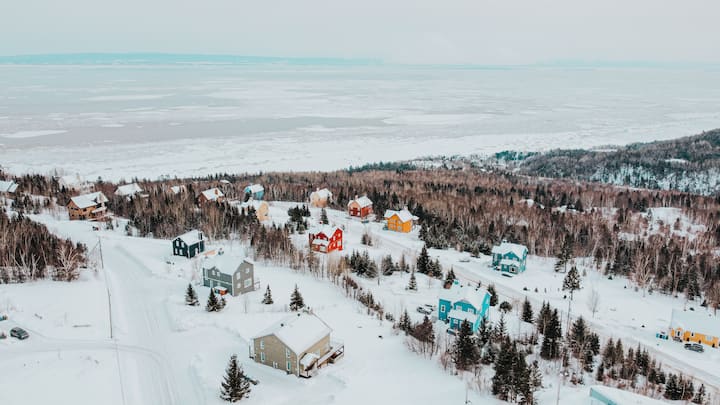 Condo 63: Vue Foyer & Terrasse – Dernier ÉTage - Baie-Saint-Paul