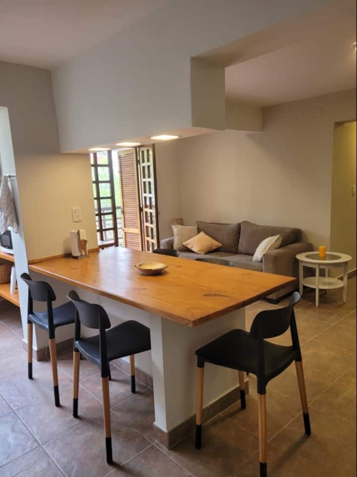 Moderno Y Amplio Departamento - Salta