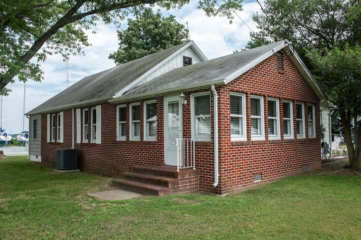 Cozy Cottage With Pool And Beach - Chestertown, MD