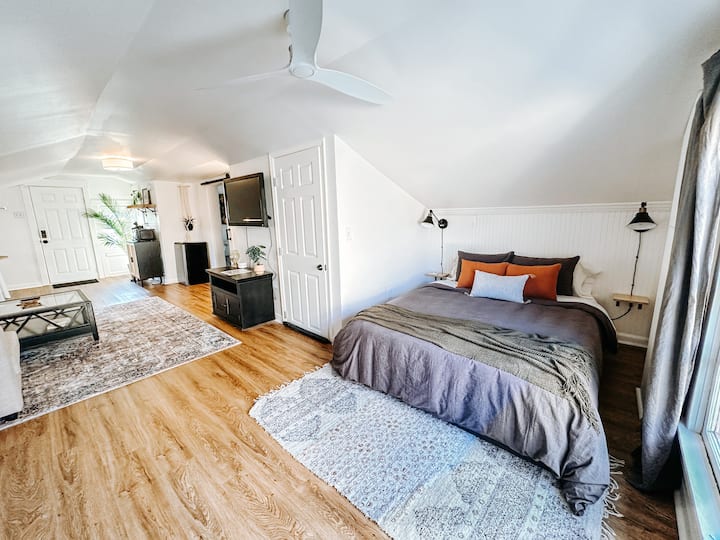 Private East Nashville Loft - Walkable! - Nashville