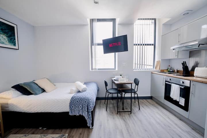 Sheffield City Centre Studio - Sheffield