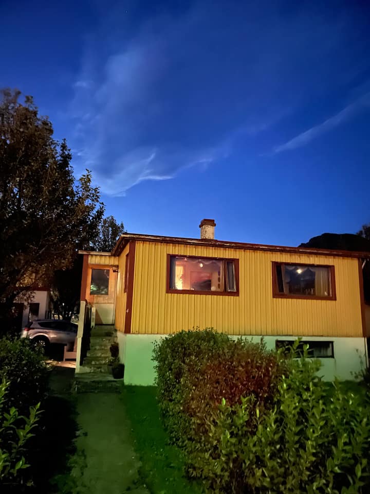 Childhood Home With Quirky Charm  Nr Hg-00018817 - Vik