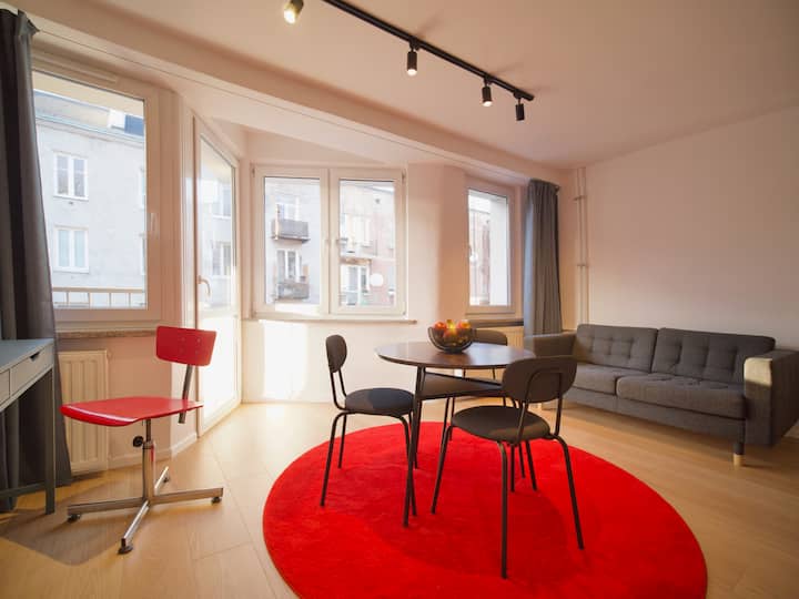 Spacious Studio Next To Metro - Varsovia
