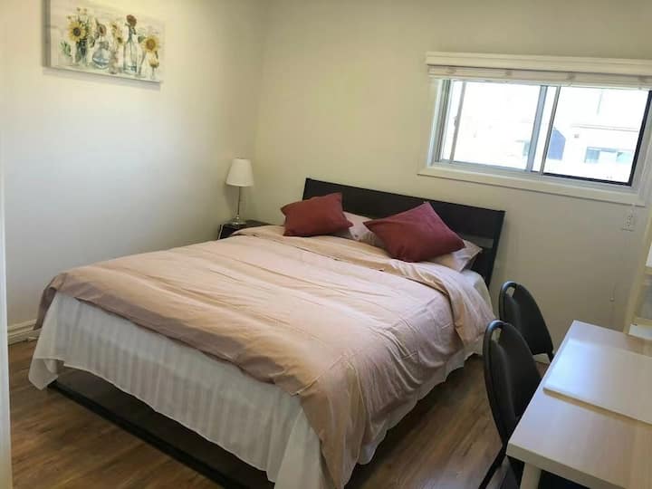 Cozy Room In Little Italy&private Washroom - Toronto