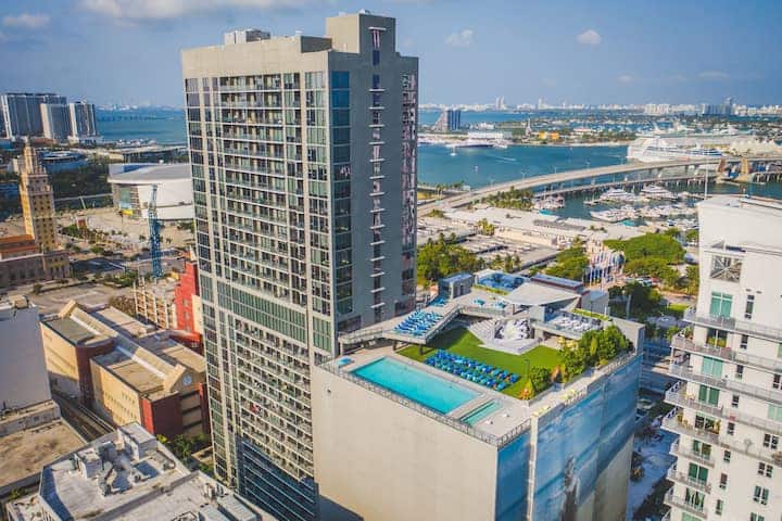 Free Parking! Spacious Condo 2br.2ba. 3 Beds. - Miami