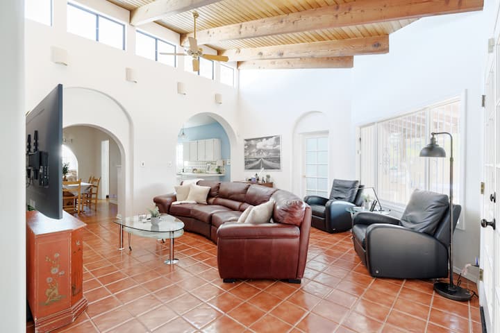 Unique Family Home-5 Mins To Uofa - Tucson, AZ