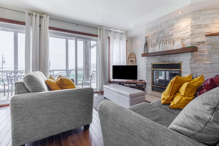 Condo 14b: Vue Montagne, Rivière, Terrasse - Baie-Saint-Paul