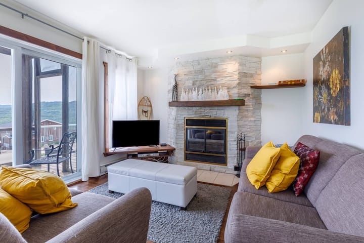 Condo 14b: Vues Imprenables, Foyer & Terrasse - Le Massif de Charlevoix