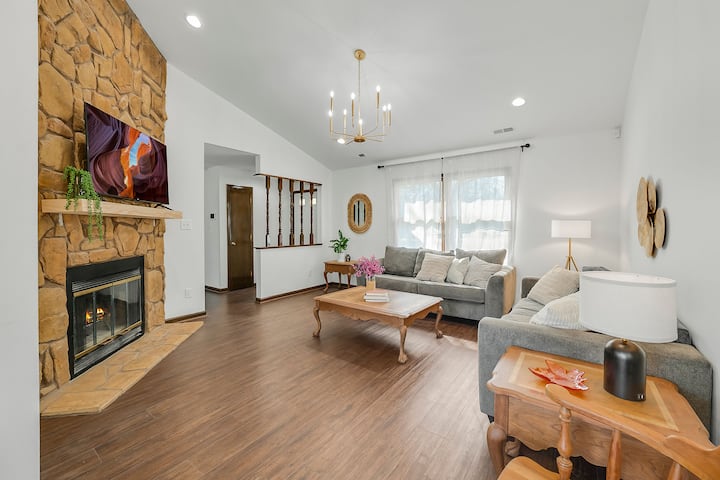 Comfortable Home In Raleigh W Big Fenced Backyard - Clayton, NC