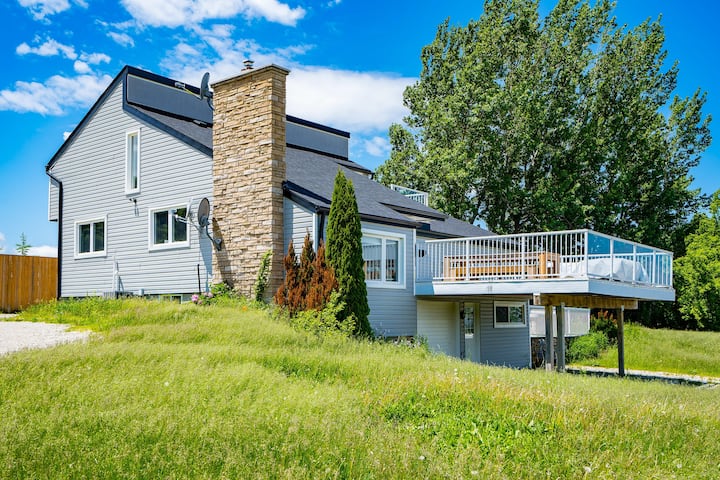 Scenic Chalet On Top Of The Blue Mountains - Ontario