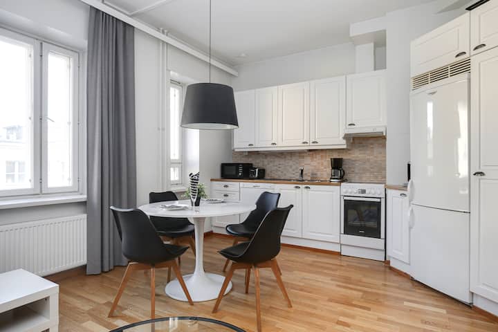 Kotimaailma Apartments Kamppi - 2br City Center - Helsinki
