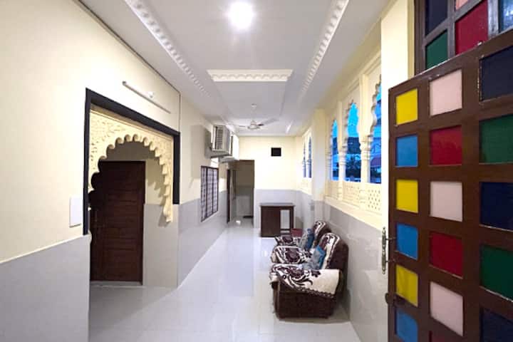 Hotel Bhanwar Vila A/c Rooms - Udaipur