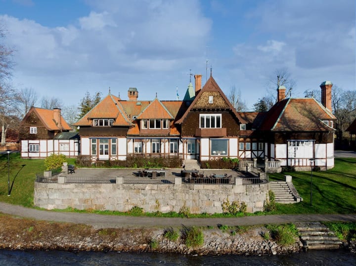Anrika "Adelswärdska Villan" - Åtvidaberg