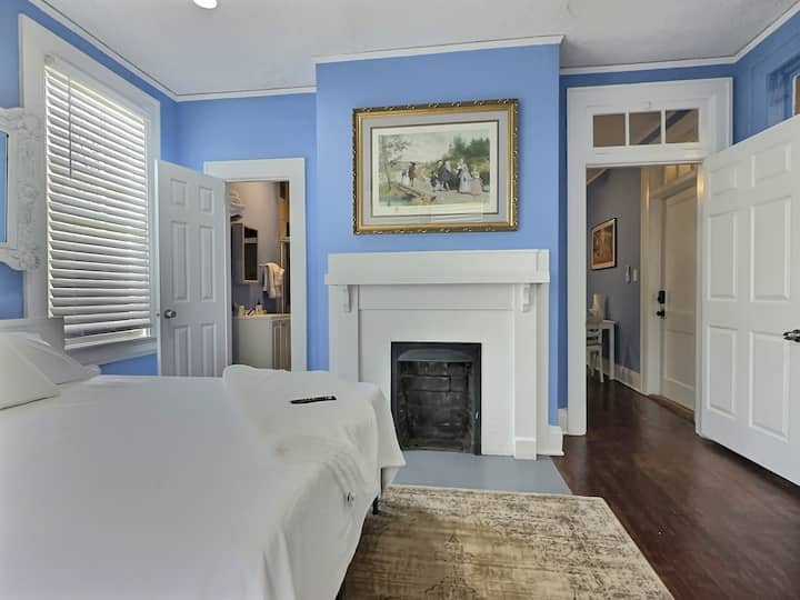 Madison, Discovery Flat; History Rich 1 Bd/1ba-u2 - Crescent Lake, Millbrook