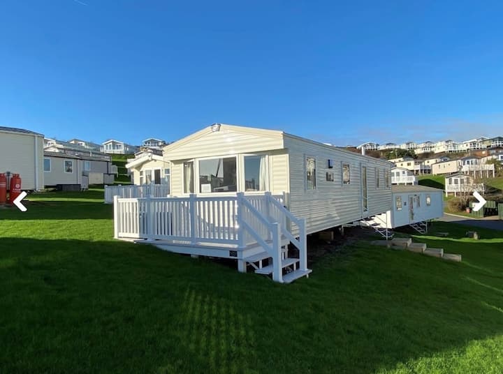 Deluxe 3 Bed, Sleeps 8, Wi-fi, Pet Friendly - Exmouth
