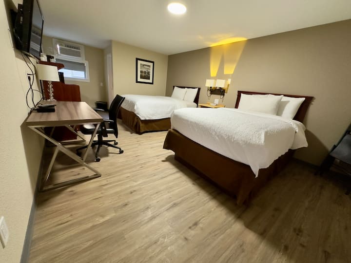 Double Bed Room At Wapiti Lodge Durango - Durango, CO
