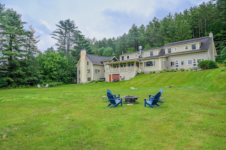Pet Friendly Room W/fireplace - Stowe, VT
