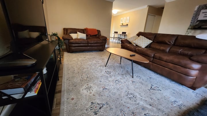 Pet Friendly 3b/2b Home In Chandler - Chandler, AZ