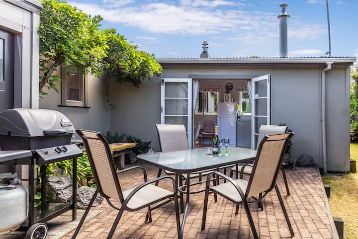 Plum Tree Retreat - Taupo