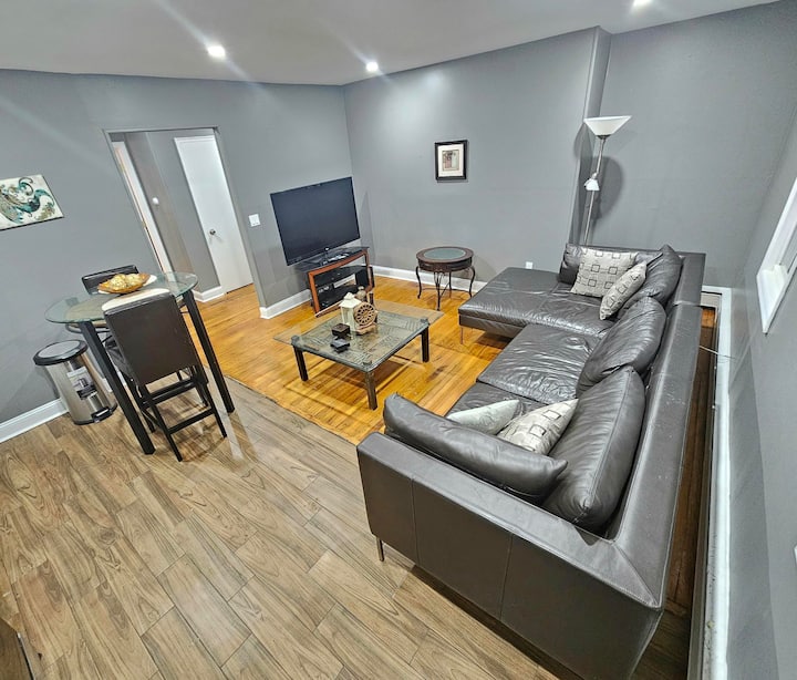 Spacious One Bedroom Suite - Northport, NY