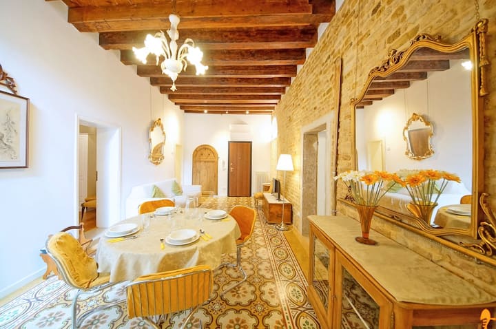 Dolcevita Apartments N 499: 2 S. De Bains - Centre - Venice Marco Polo Airport (VCE)
