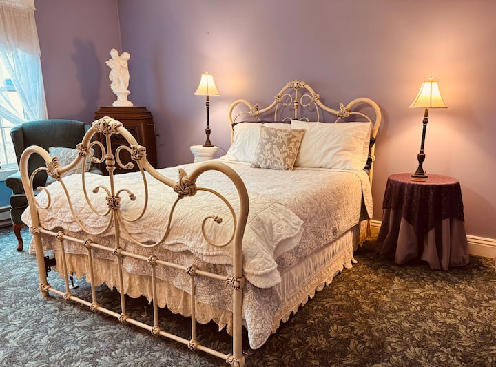 Aspen Suite | No7 | The Wen Inn - Sleeps 2 - Lanesboro, MN