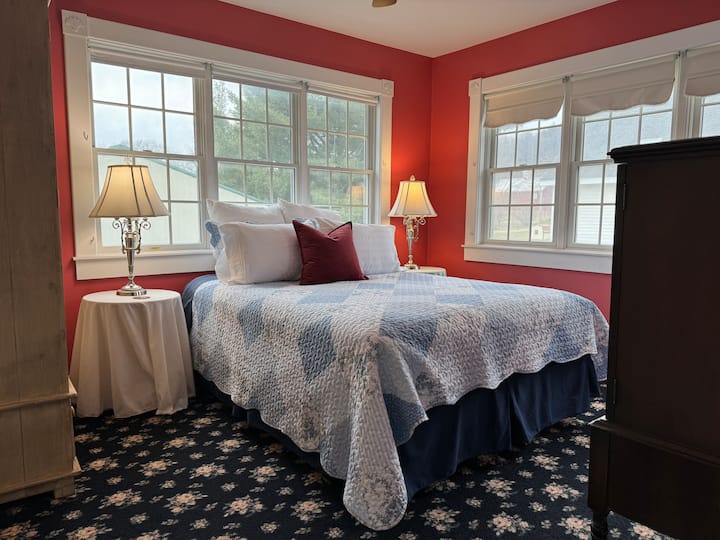 Birch Suite | No10 | The Wen Inn - Sleeps 4 - Lanesboro, MN