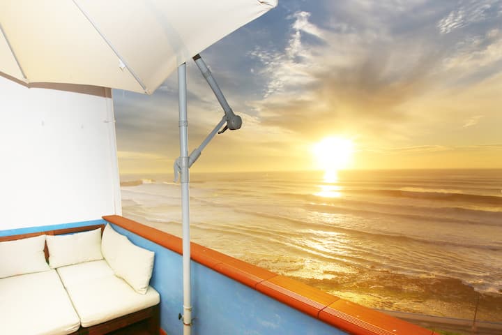 Oceanfront Apartment In Center - Ericeira