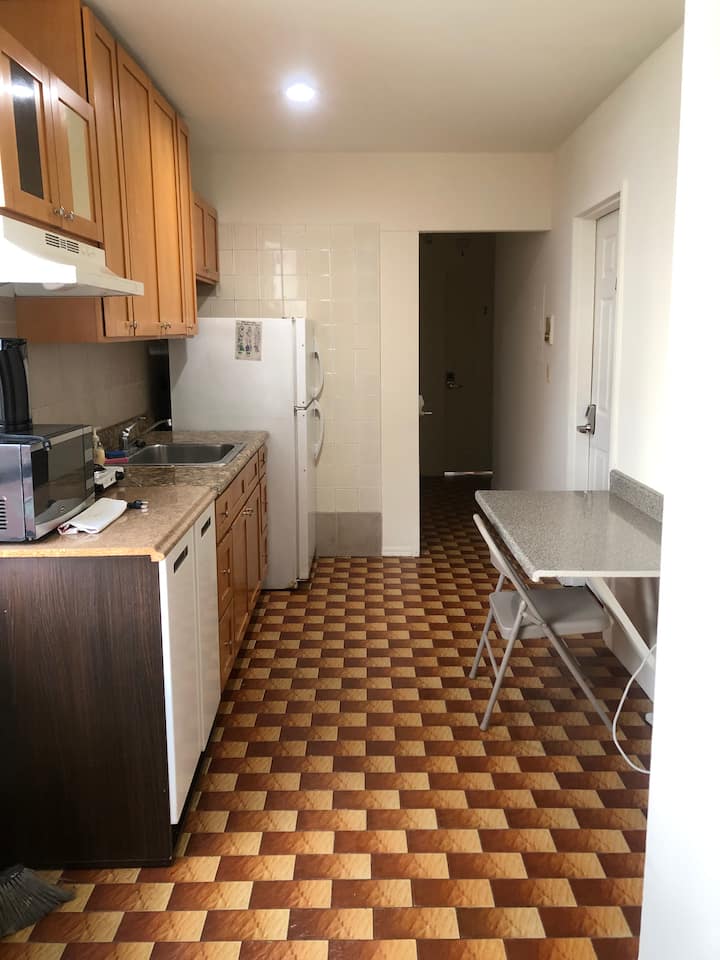 5 Bedrooms 2 Bath, Hudson Yards - Pennsylvania