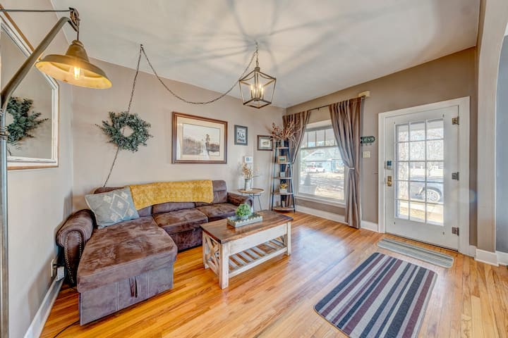 Walk To Historic Downtown, Backyard, Pets Welcome! - Sheridan, WY