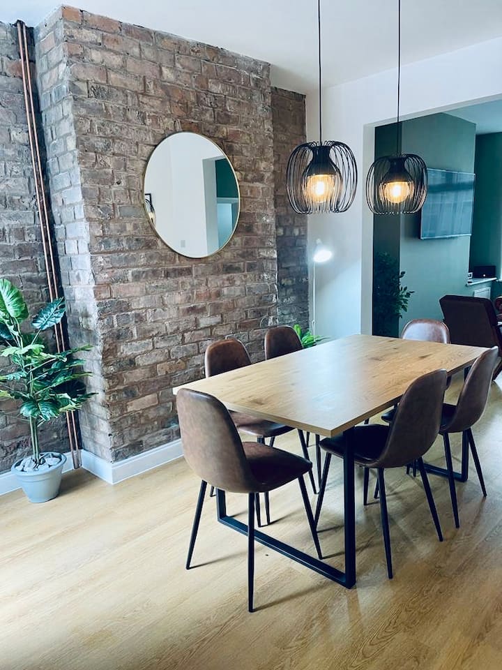 Beautiful, Modern Home, Close To Anfield Stadium - Wirral