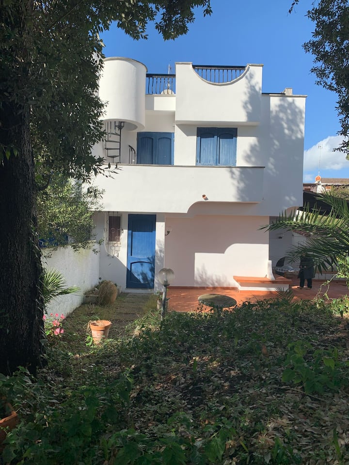 Villa 50 Metri Dal Mare 9 Posti - Terracina