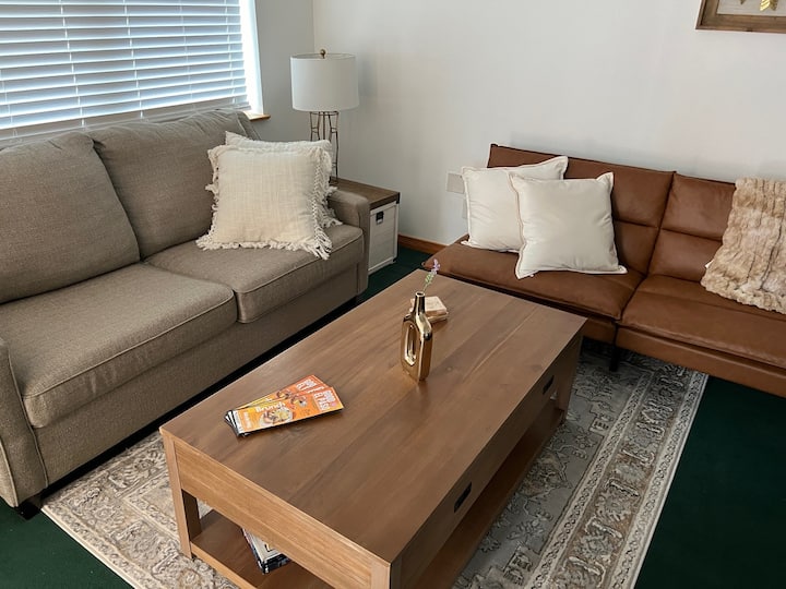 Cozy Central Hideway - Sunset Heights, TX