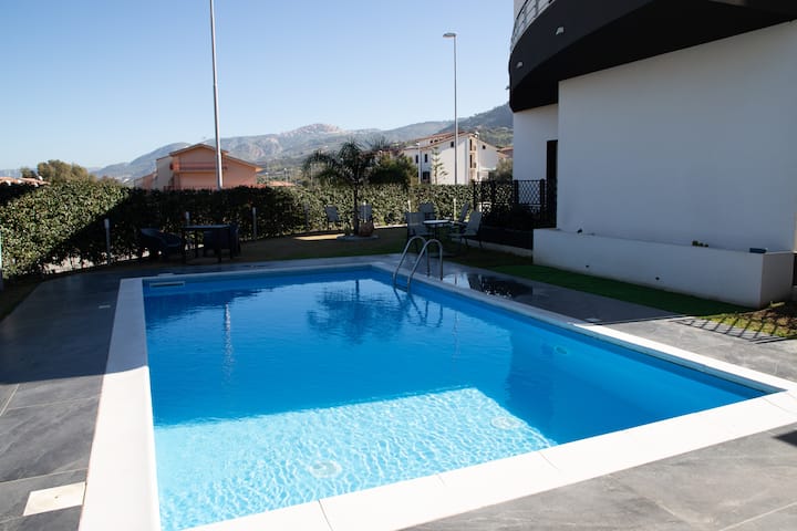 Villa Nebros - Monolocale Con Terrazza - Sant'Agata di Militello