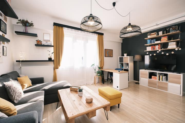 Homey 1-bedroom Apartment With Balcony - Budapest