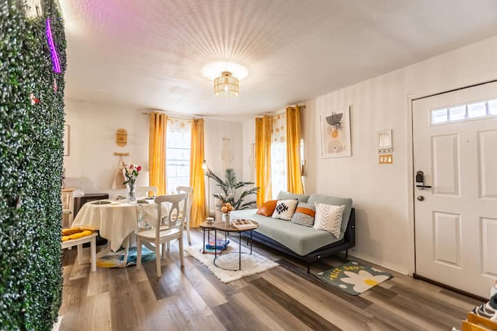 Sunshineroom|fortsam/pearl/frostb/fiesta/dt/rw - San Antonio, TX