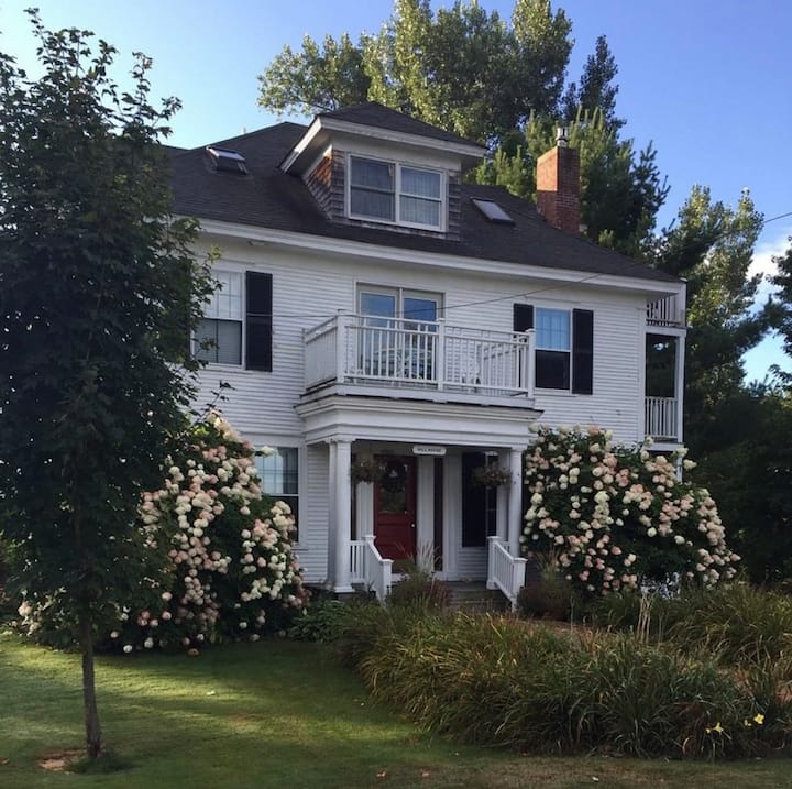 The Hill House At Sunset Hill - Bethlehem, NH
