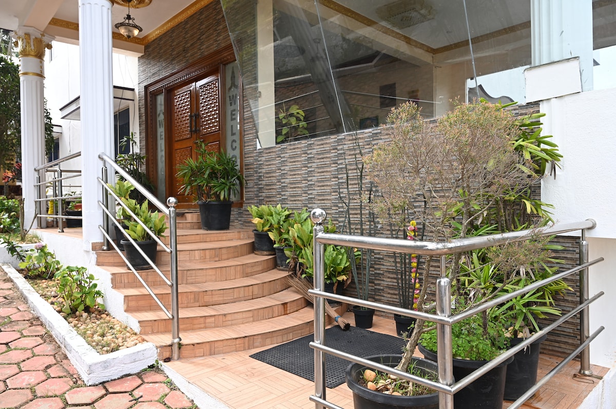 Privatgrundstück in den Hügeln - Hotels zur Miete in Yelagiri, Tamil ...