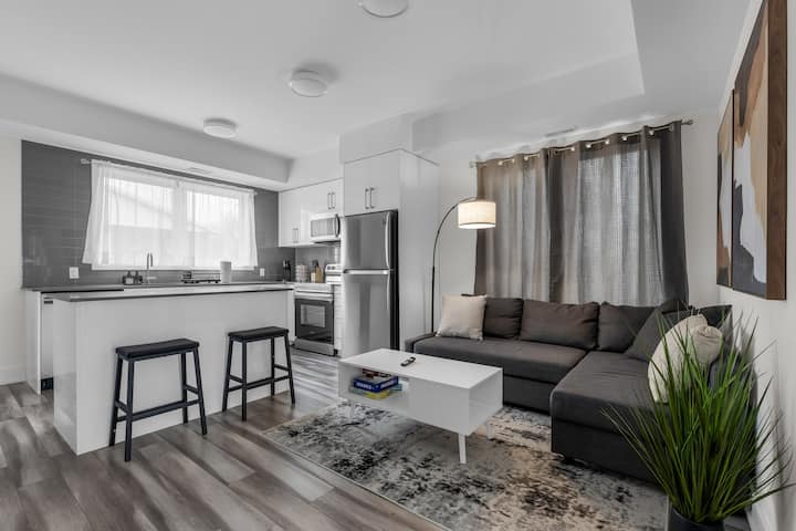 *New* Cozy Niagara Townhouse - Niagara Falls, NY