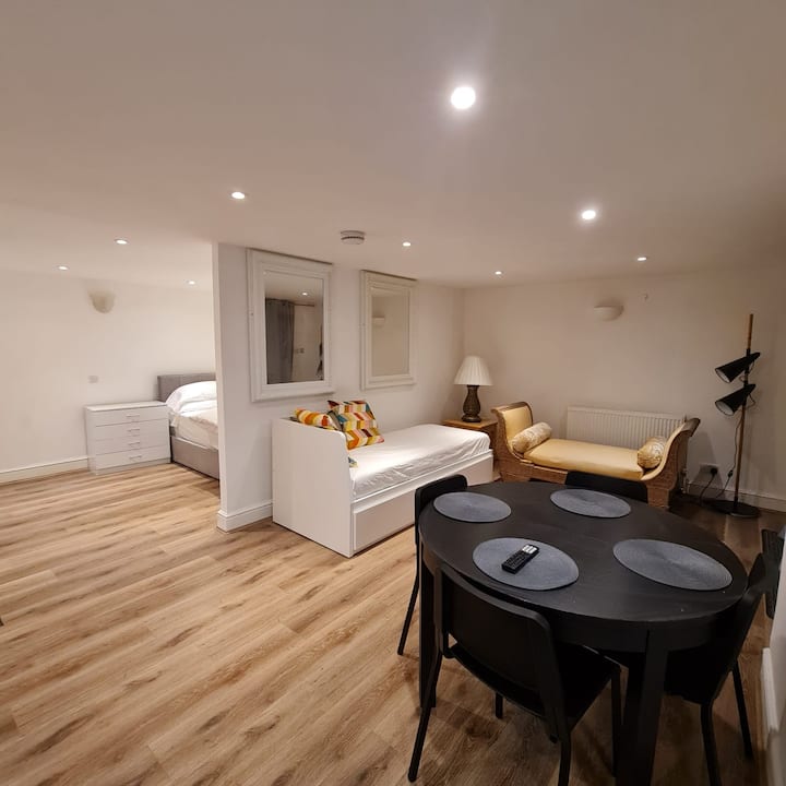 Best Located Flat In Central London - Central London